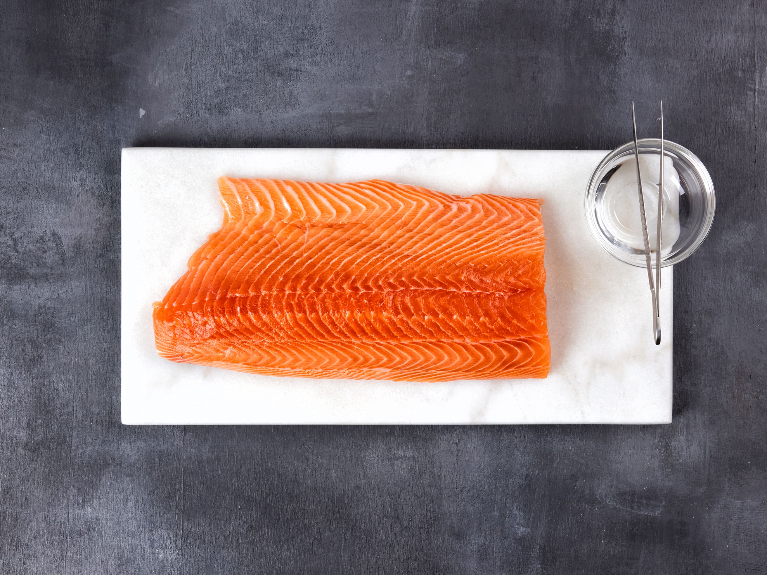 Gebratenen Fisch filetieren | Migusto